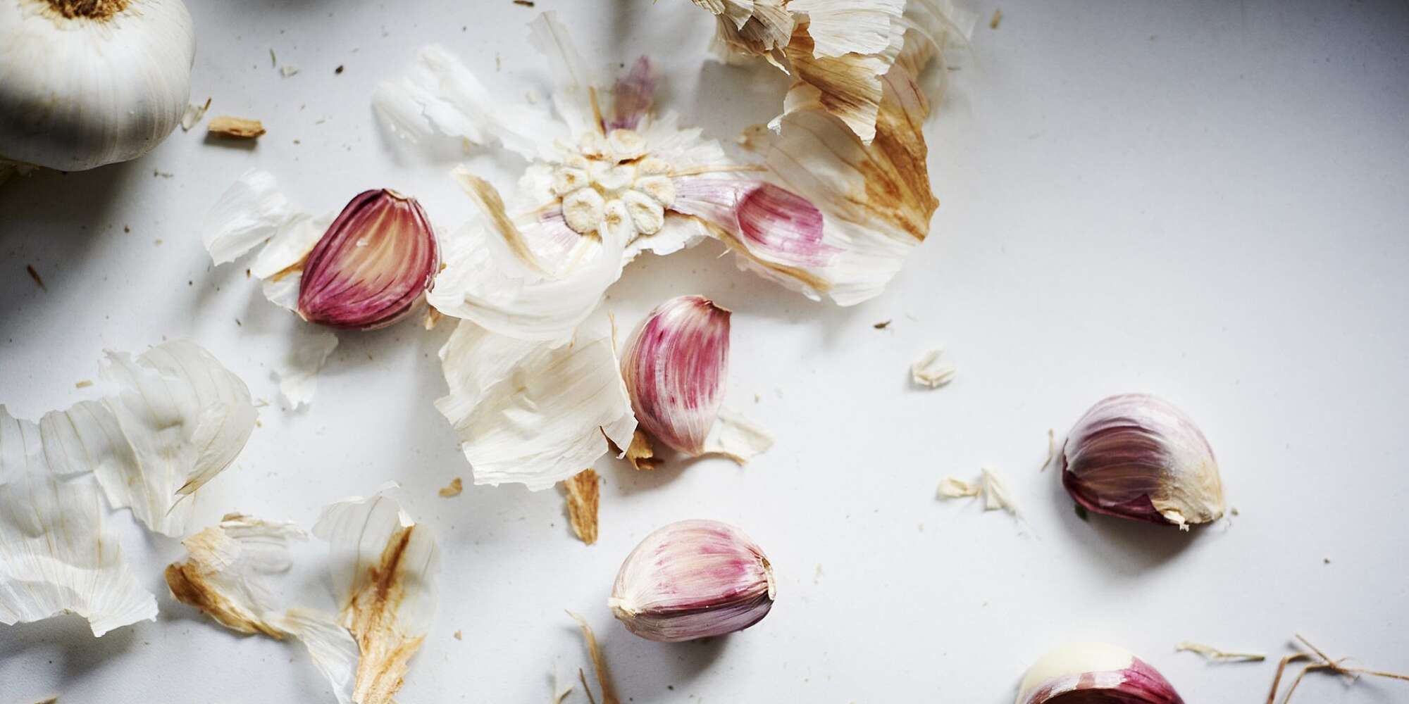 Can you cook garlic with the skin on?