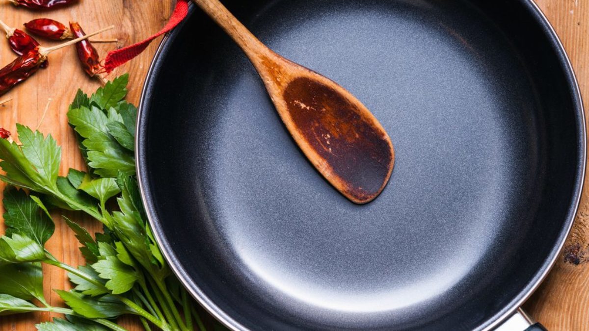 Can you cook in a cold pan?