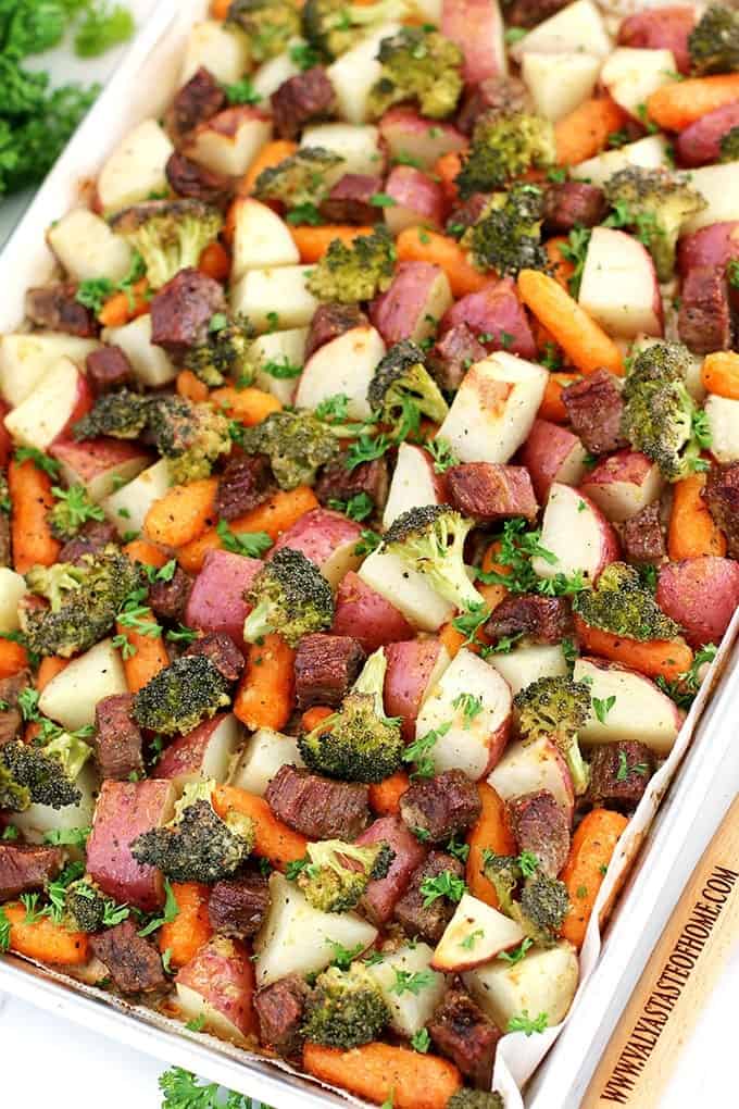 Can you cook meat and vegetables together in oven?