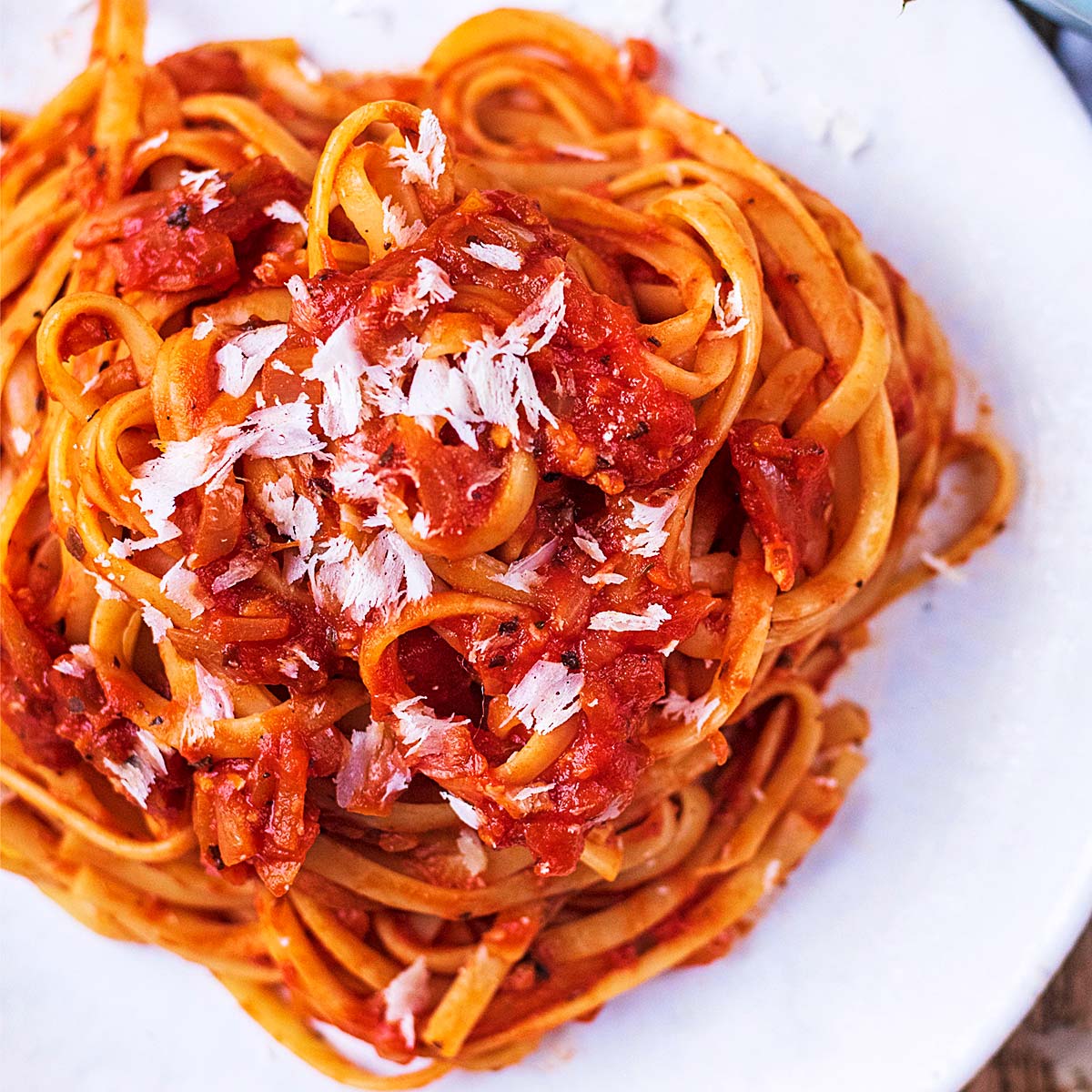 Can you cook pasta in passata?