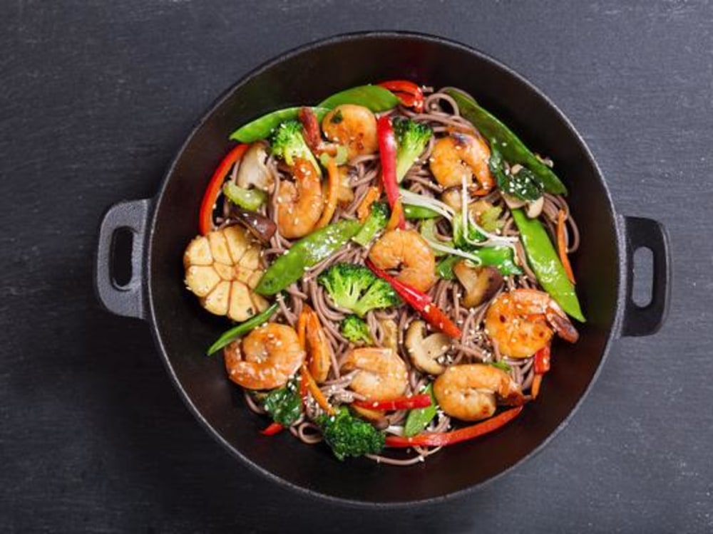 Can you cook prawns in a wok?