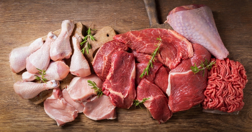 Can you cook raw meat and chicken together?