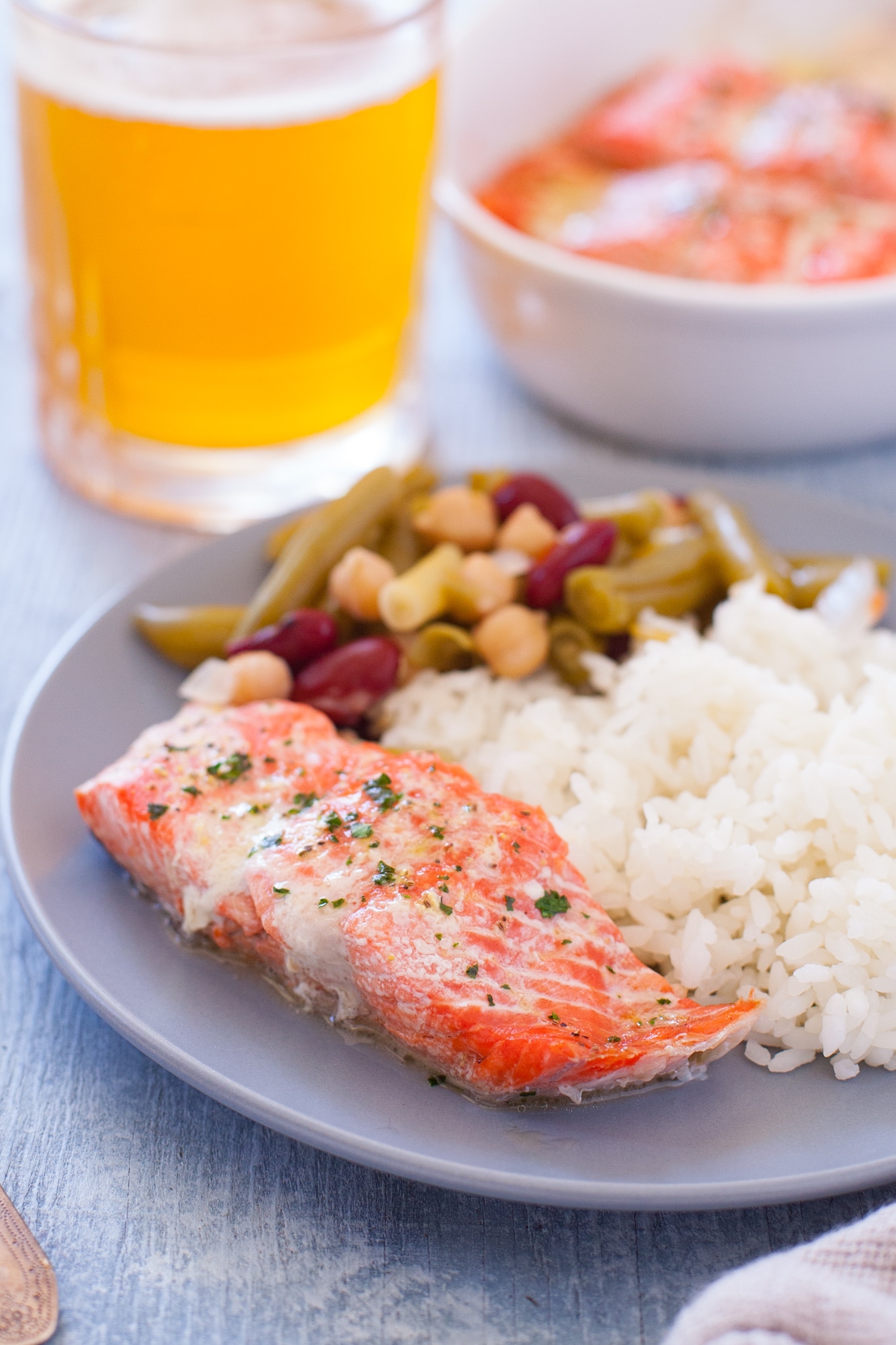 Can you cook raw salmon in the microwave?