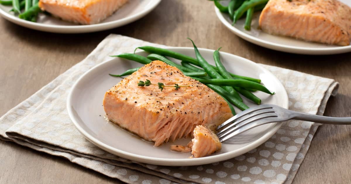 Can you cook salmon if it's not fully defrosted?