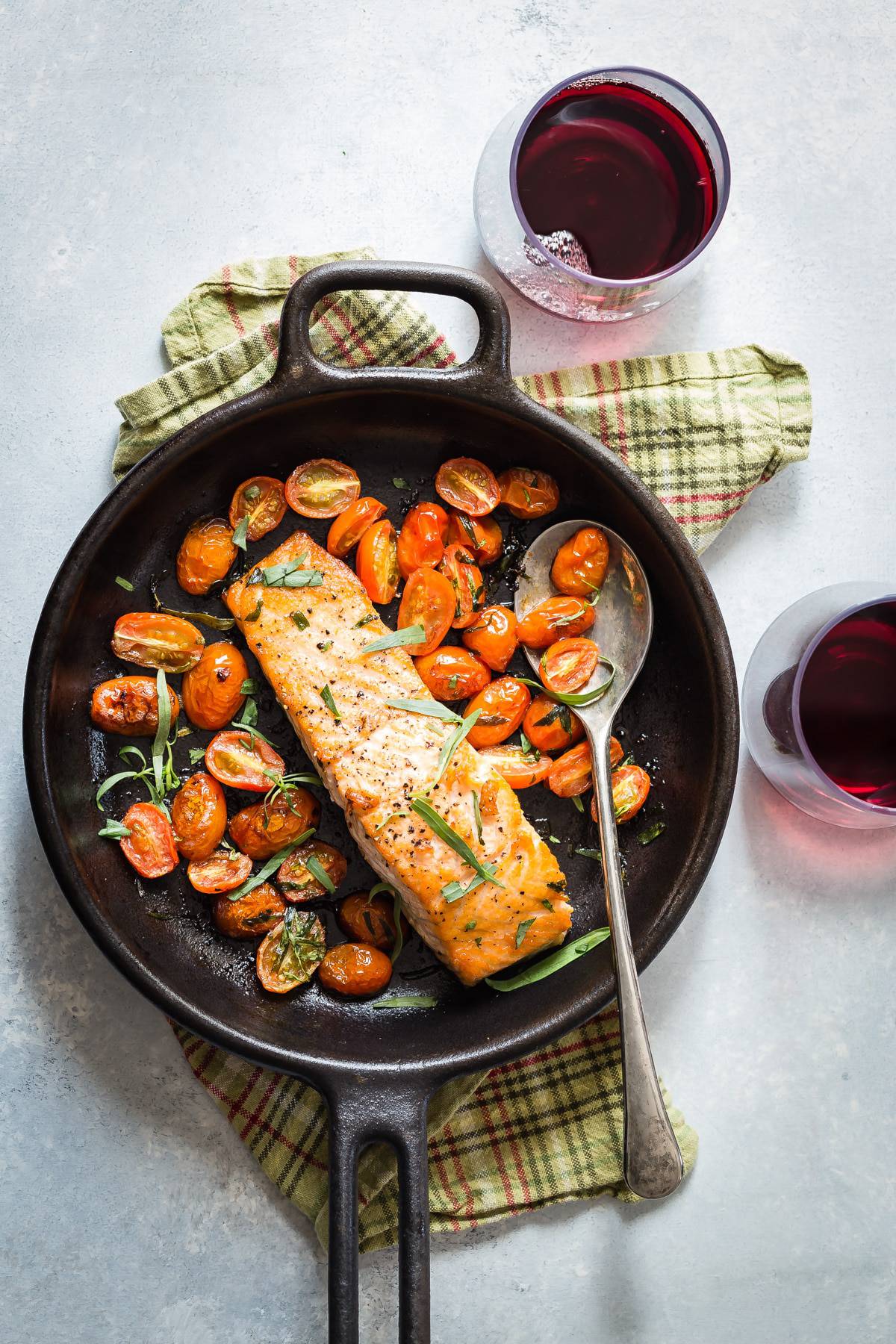 Can you cook salmon in a cast iron skillet?