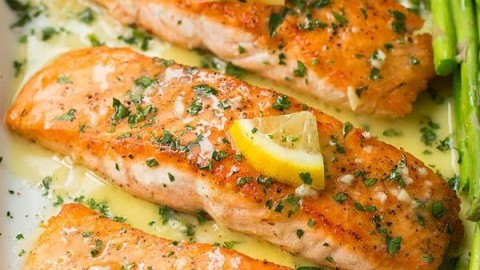 Can you cook salmon with chicken?