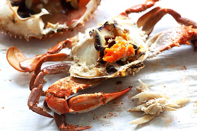 Can you eat cold steamed crabs?