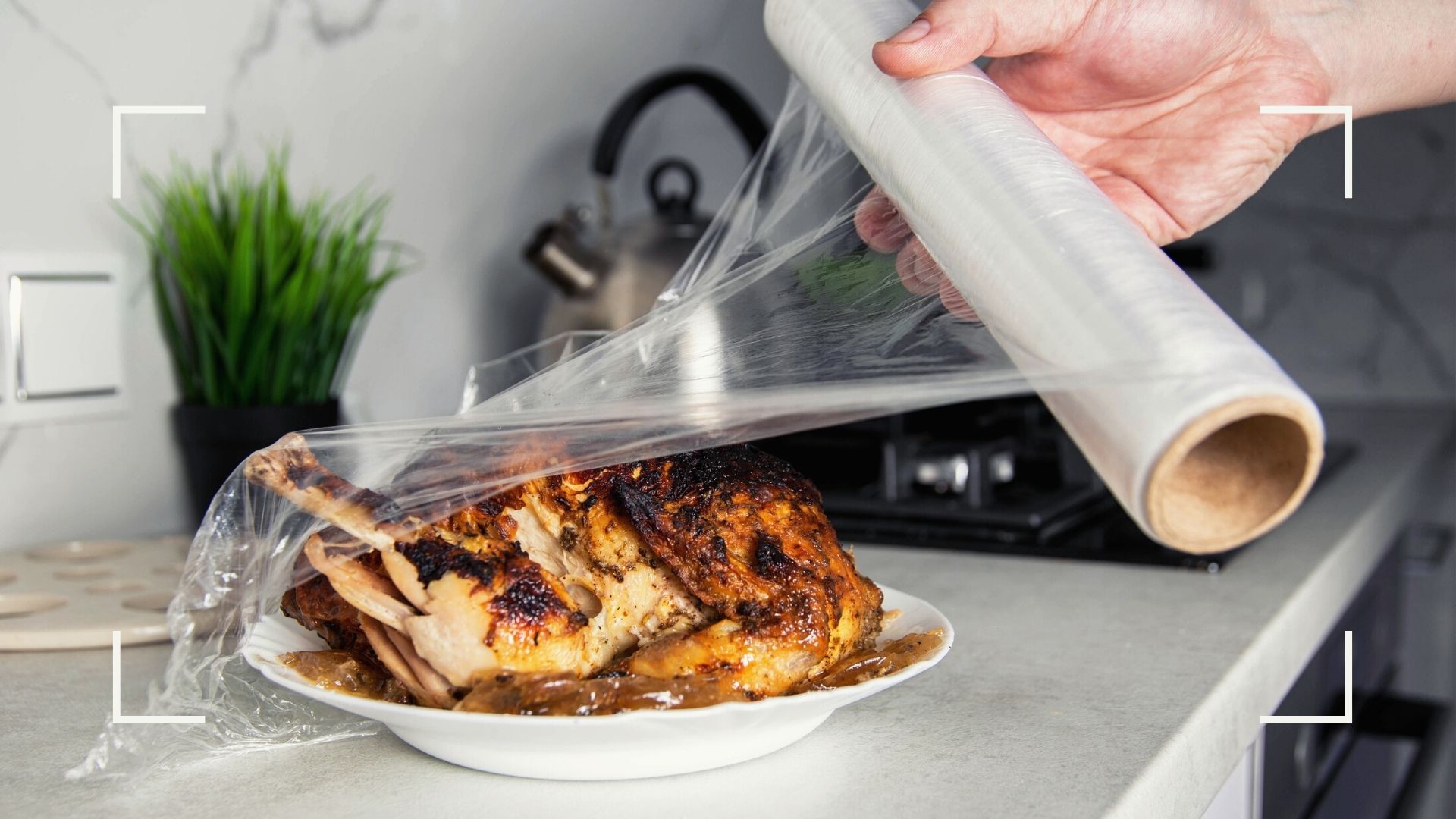 Can you eat cooked chicken after 7 days in fridge?