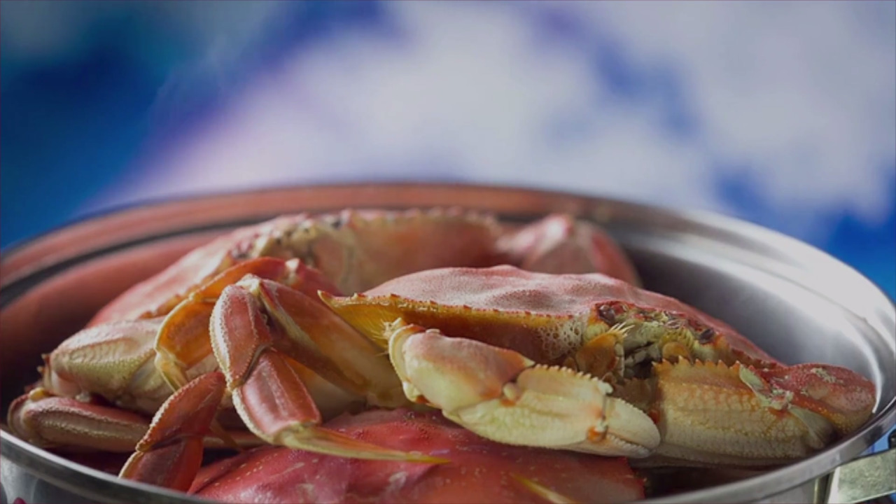 Can you eat crab meat all year round?
