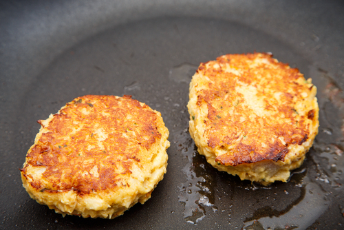 Can you eat expired crab cakes?