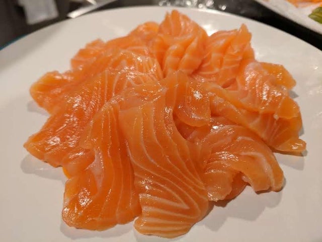 Can you eat frozen salmon from Costco raw?