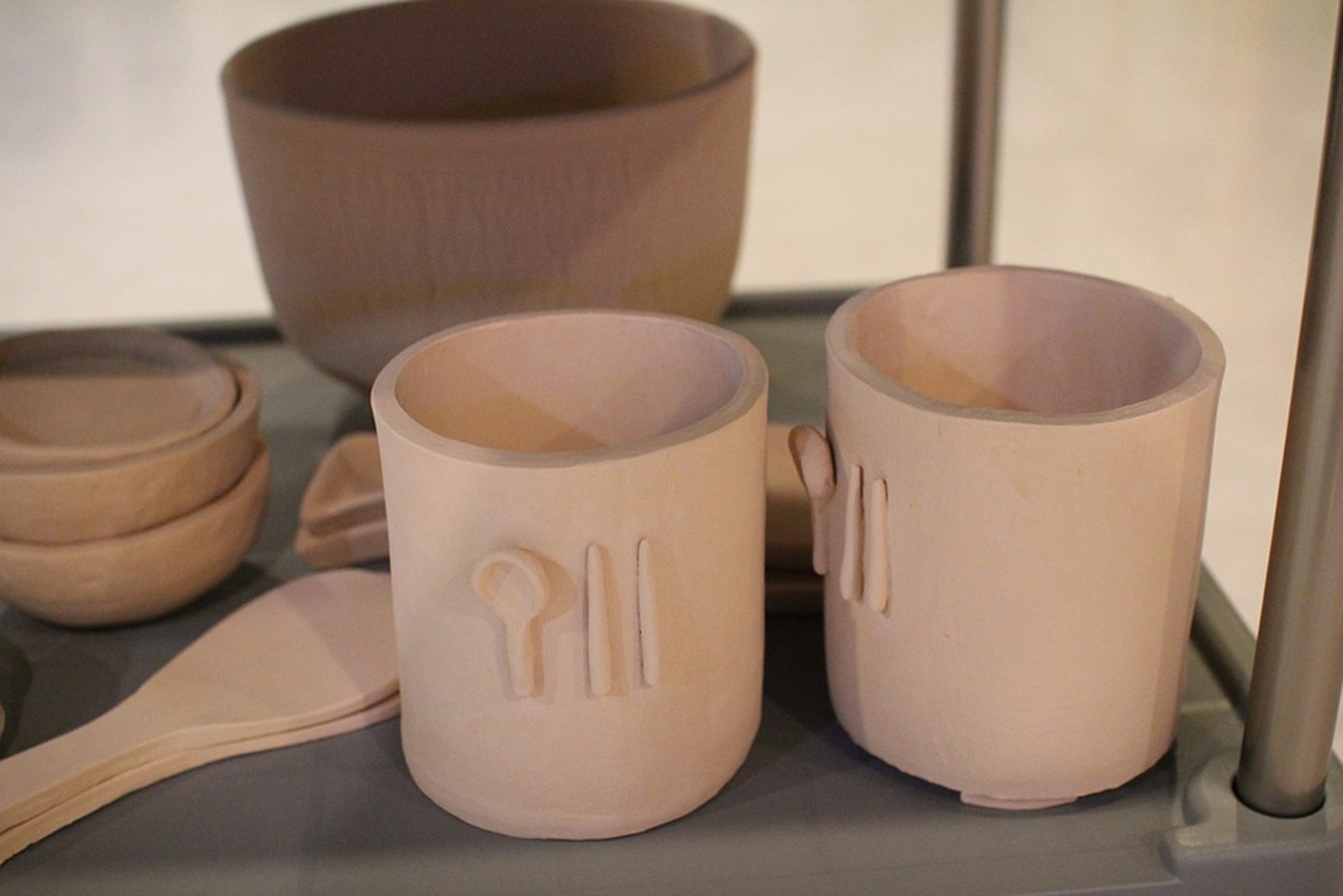 Can you eat off of unglazed pottery?