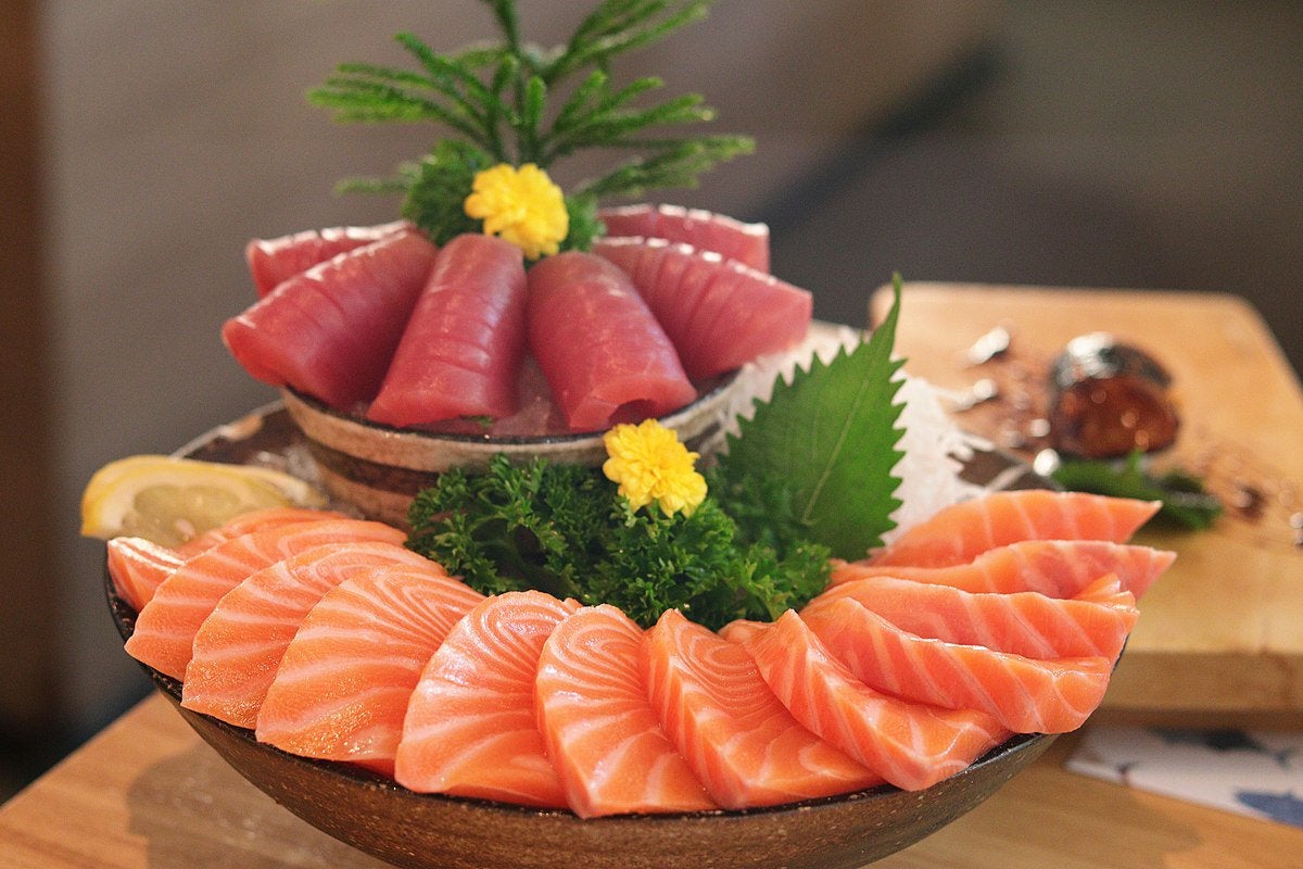 Can you eat raw salmon in Japan?