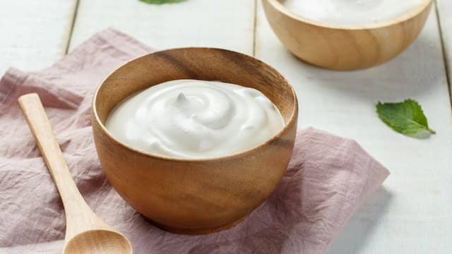 Can you eat sour cream on a plant-based diet?