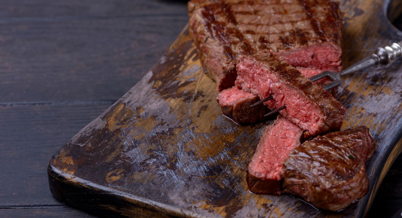 Can you eat steak with blood coming out?