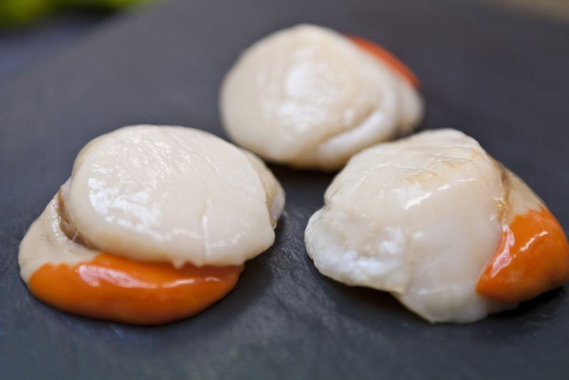 Can you eat the orange bit of a scallop?