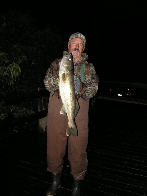 Can you fish at night in the state of Washington?