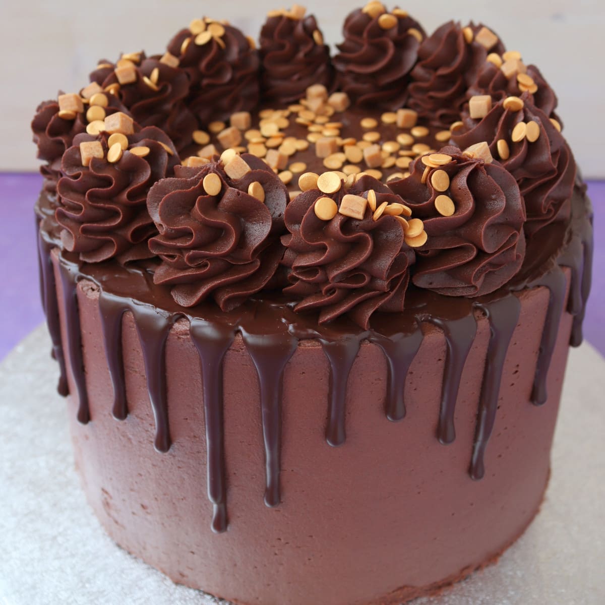 Can you freeze a chocolate drip cake?