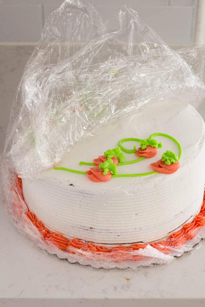 Can you freeze a whole cake with icing?