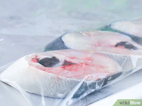 Can you freeze fish with scales?