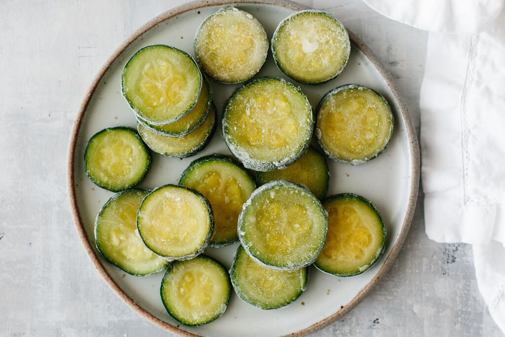 Can you freeze fresh uncooked zucchini?