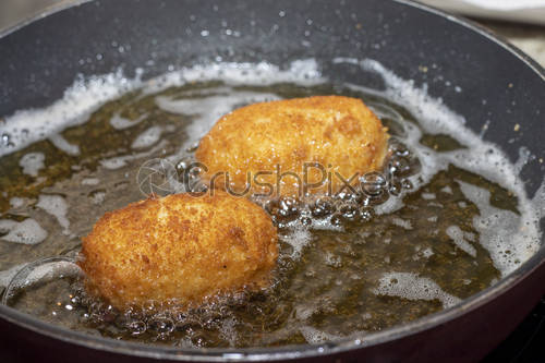 Can you fry croquettes in olive oil?