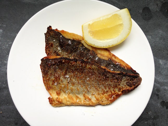 Can you fry fish with skin on?