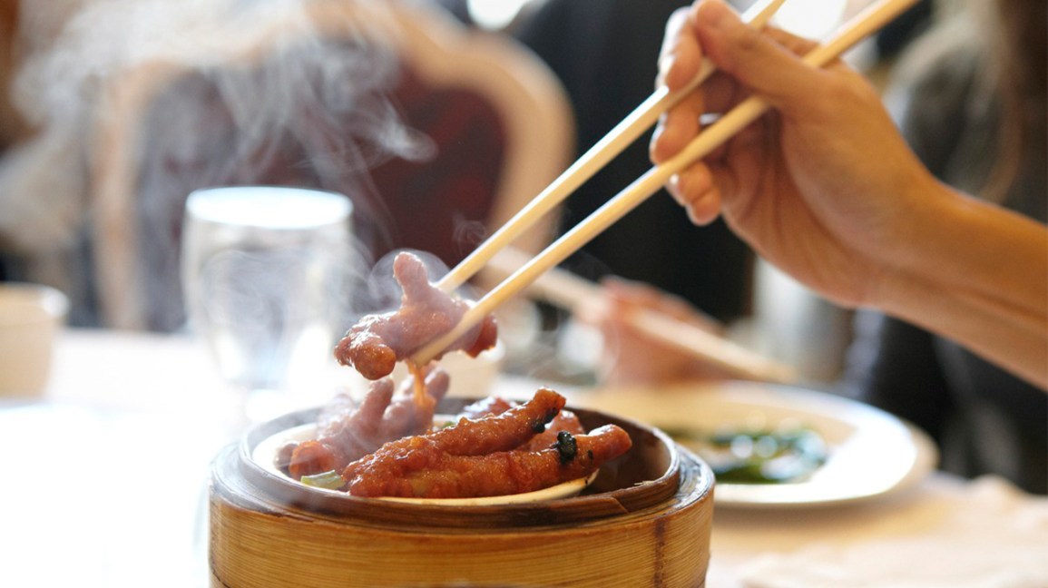 Can you get collagen from eating chicken feet?