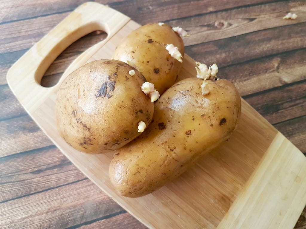 Can you get food poisoning from bad potatoes?