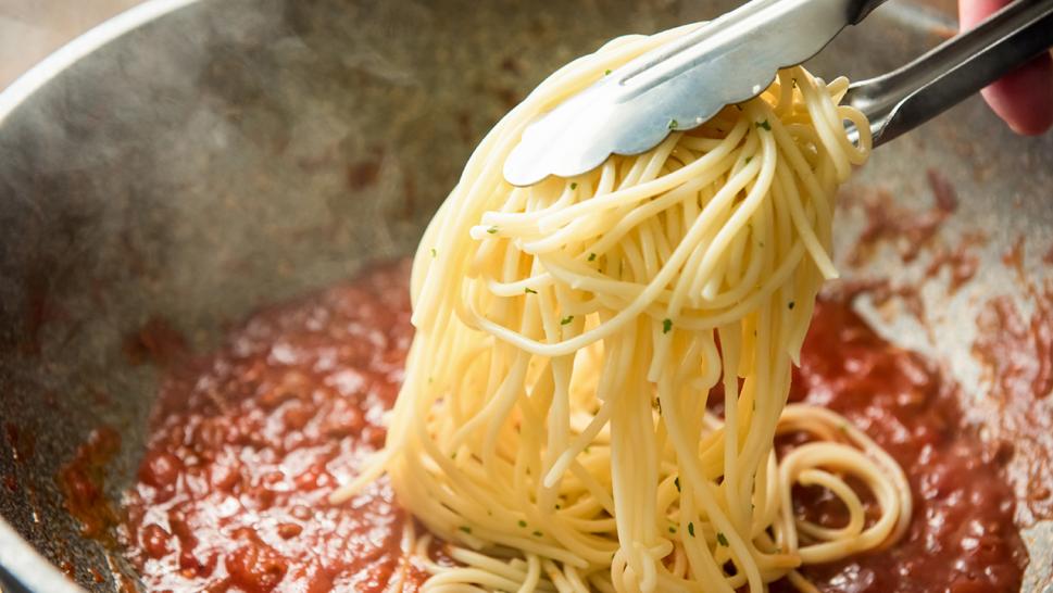 Can you get food poisoning from old tomato sauce?