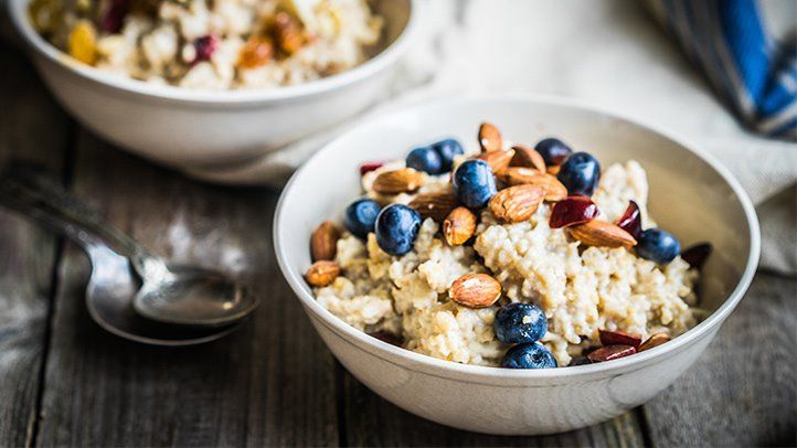 Can you lose weight eating oatmeal all day?