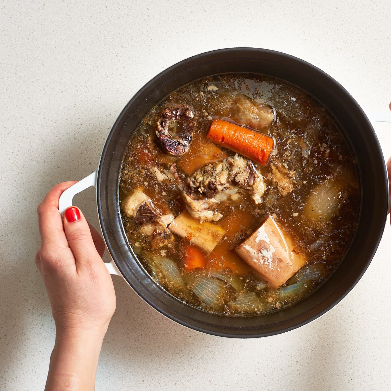 Can you mix bones in broth?
