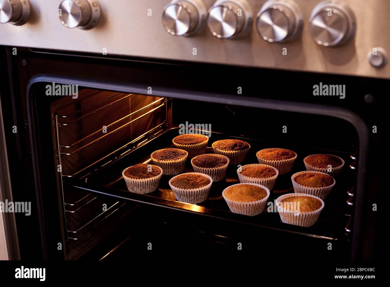 Can you open the oven when baking cupcakes?