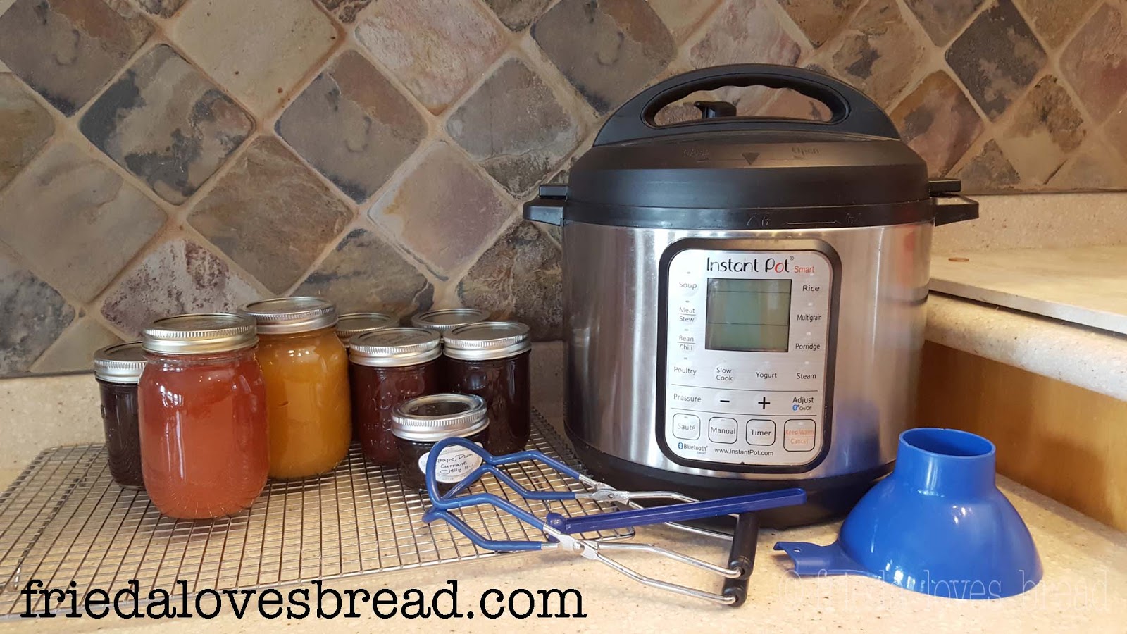 Can you put a jar in a pressure cooker?