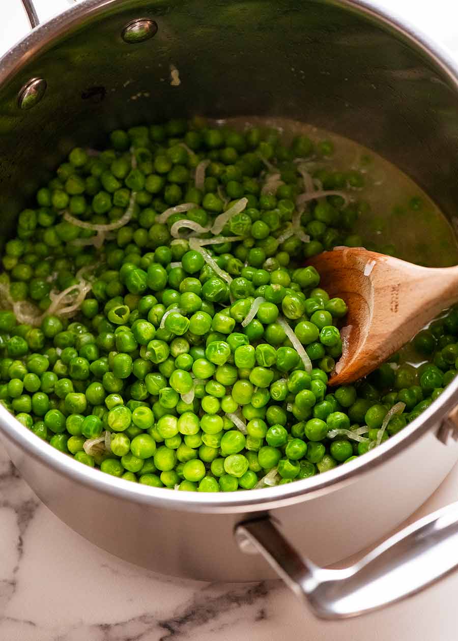 Can you put frozen peas straight into a sauce?