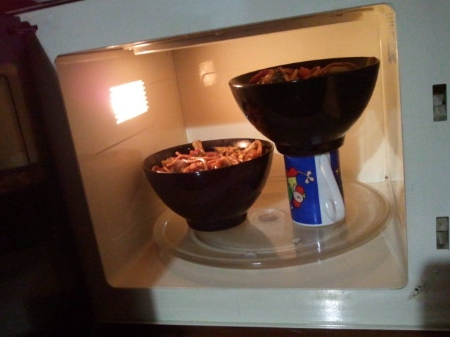 Can you put regular bowls in the microwave?