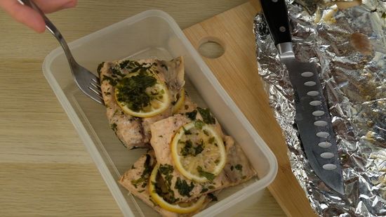 Can you refrigerate salmon after cooking?