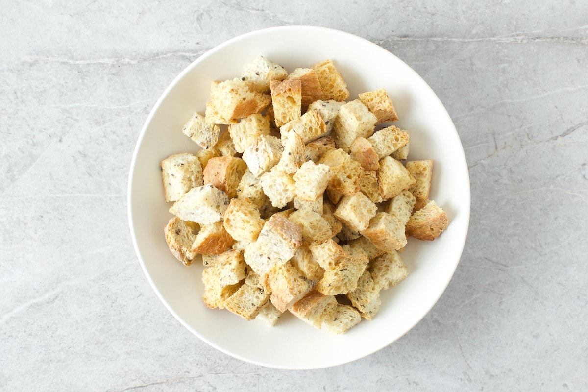 Can you reheat croutons?