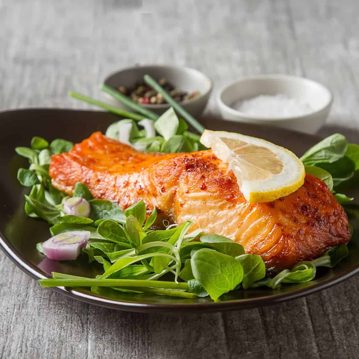 Can you reheat smoked salmon the next day?