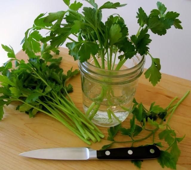 Can you save chopped parsley?