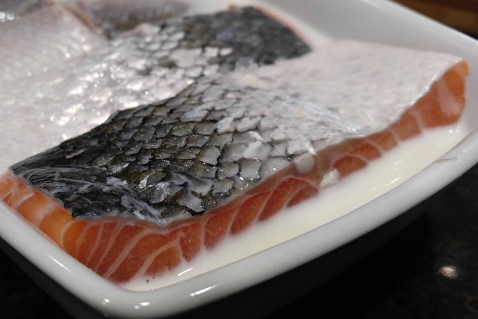 Can you Soak fish in milk before freezing?