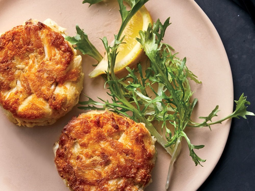 Can you substitute Ritz crackers for saltines in crab cakes?