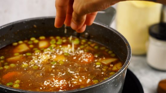 Can you thicken stew with plain flour?