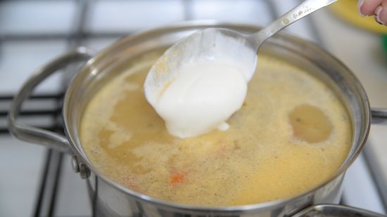 Can you use an egg to thicken soup?