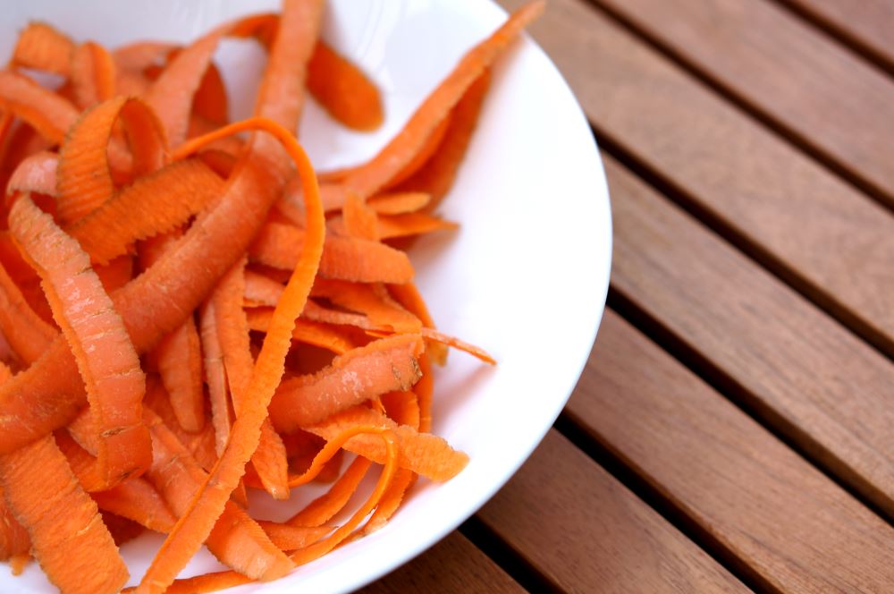 Can you use carrot peels in stock?