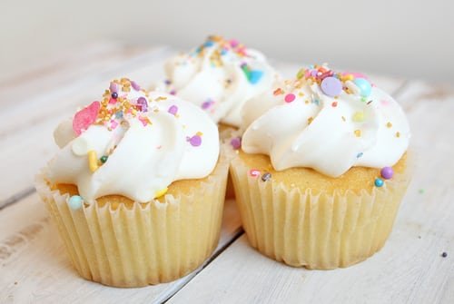 Can you use expired can frosting?