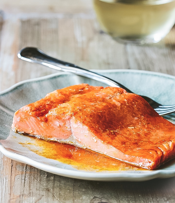 Can you warm up cooked salmon in the microwave?