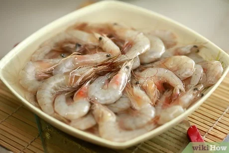 Can you wash cooked prawns?