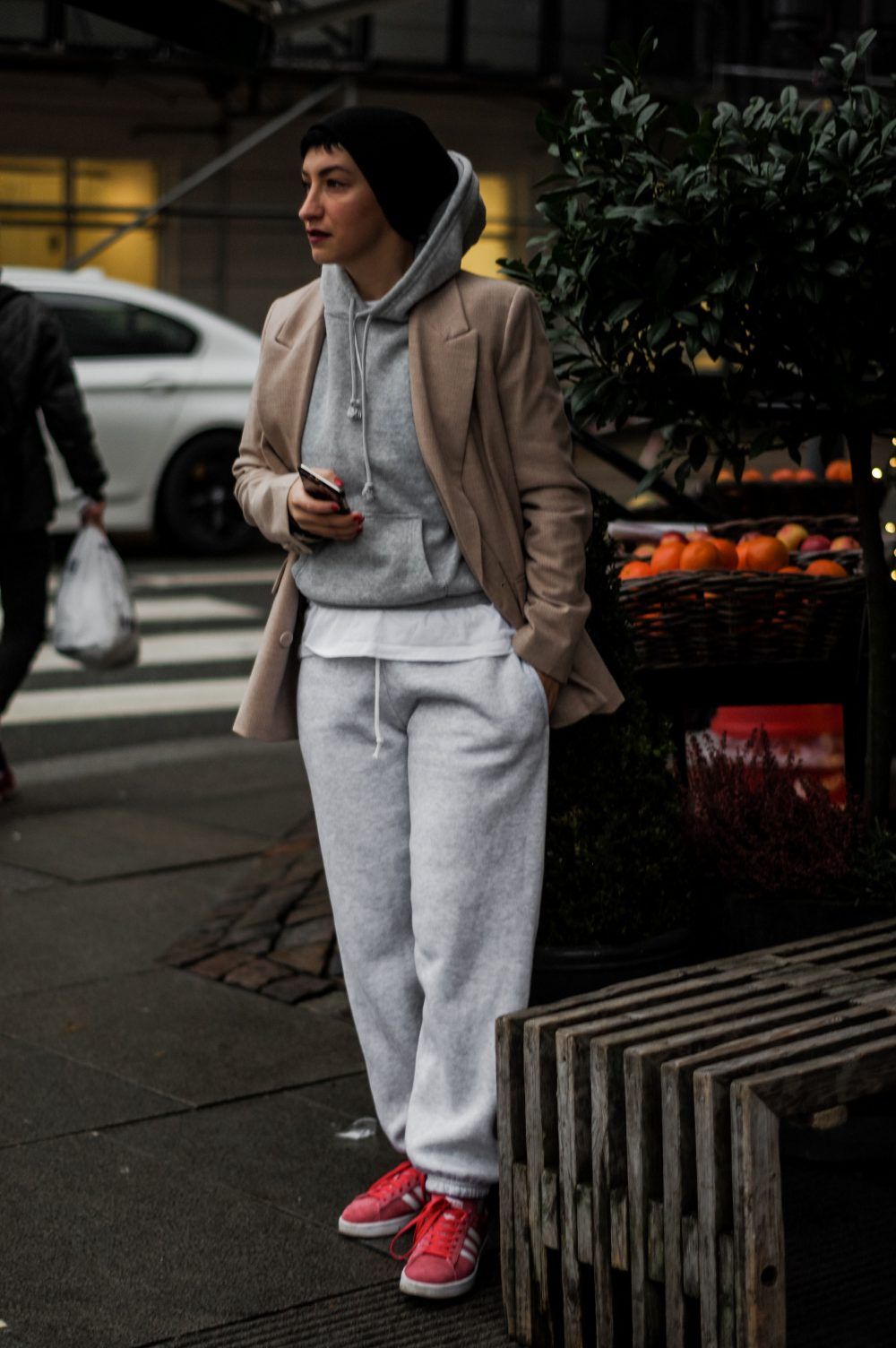 Can you wear a blazer with sweatpants?