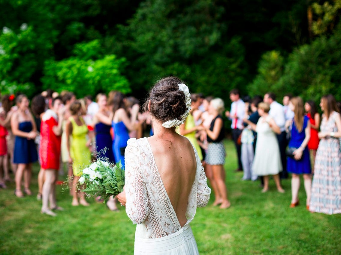 Can you wear jeans as a guest to a wedding?